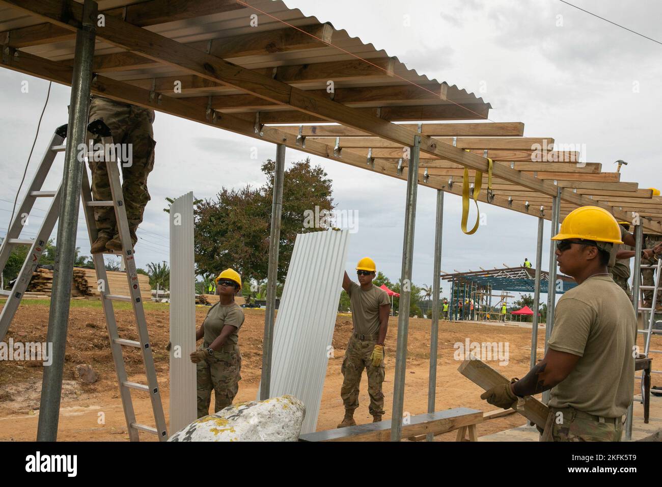 Soldiers from 1st Platoon, 797th Vertical Engineer Company from ...