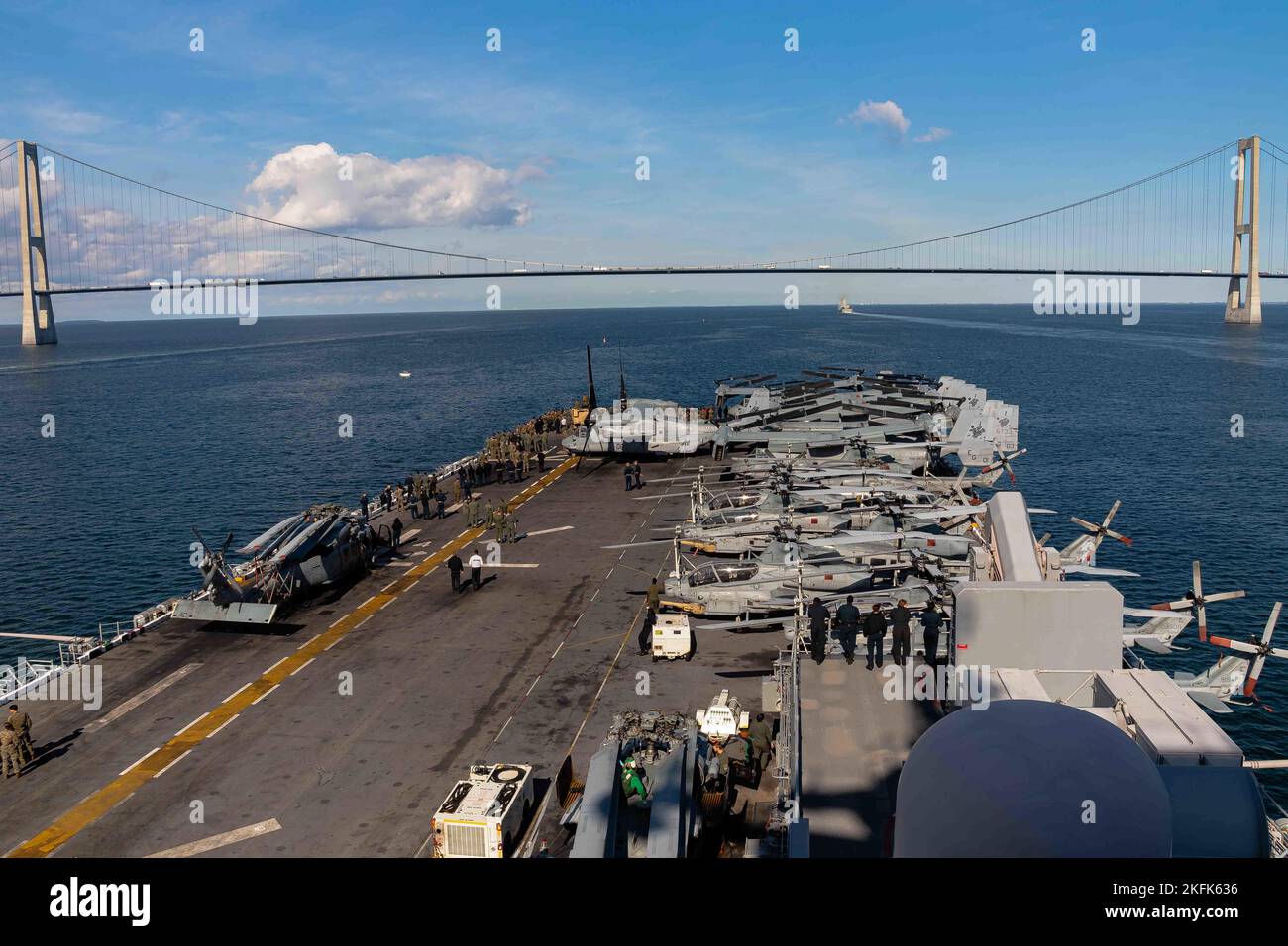 DANISH STRAITS (Sept. 22, 2022) – The Wasp-class amphibious assault ...