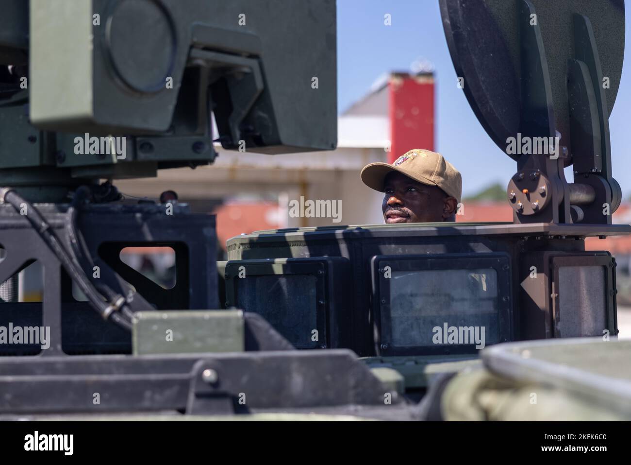 Students with the U.S. Navy Senior Amphibious Warfare Course (SAWOC ...
