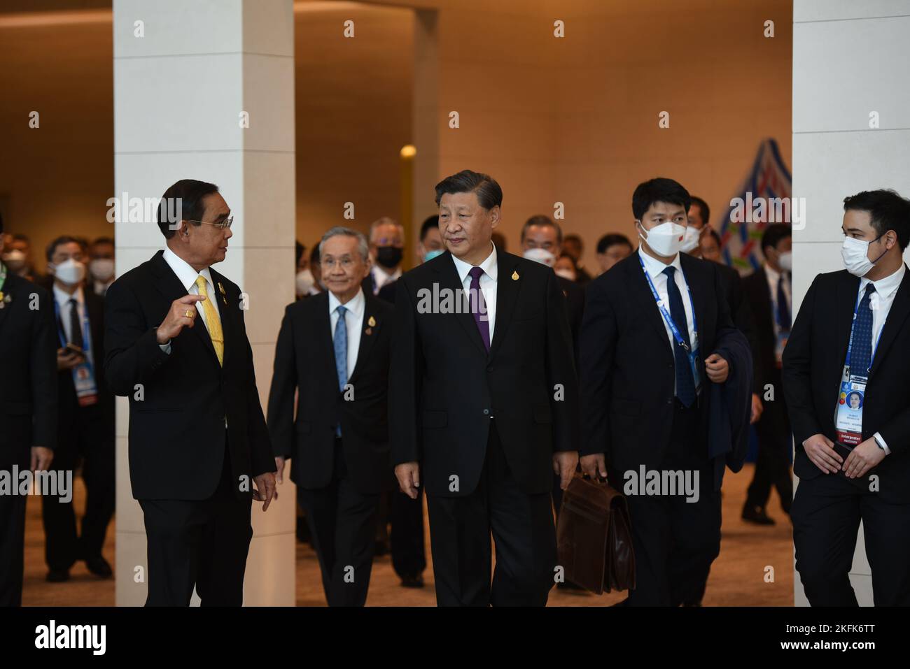 Prayuth Chan-Ocha, Thailand's prime minister (L), and Xi Jinping, China ...