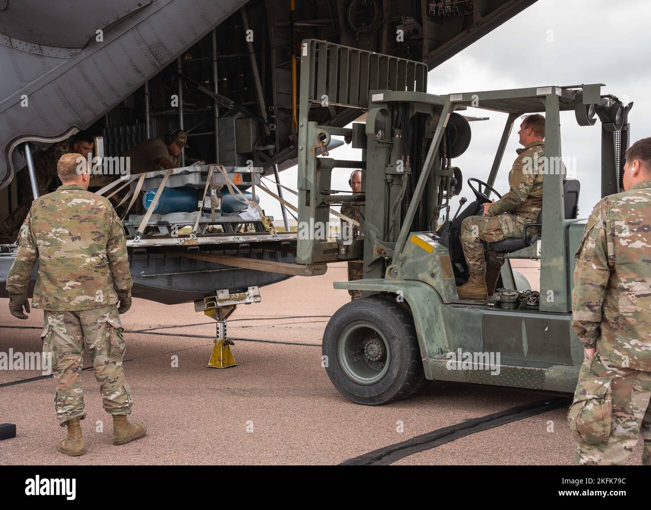 U.S. Air Force Airmen assigned to the 140th Wing Colorado Air National ...
