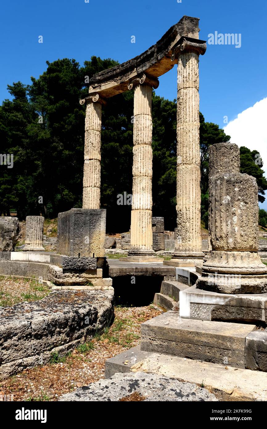 Ancient temple columns ruins hi-res stock photography and images - Alamy