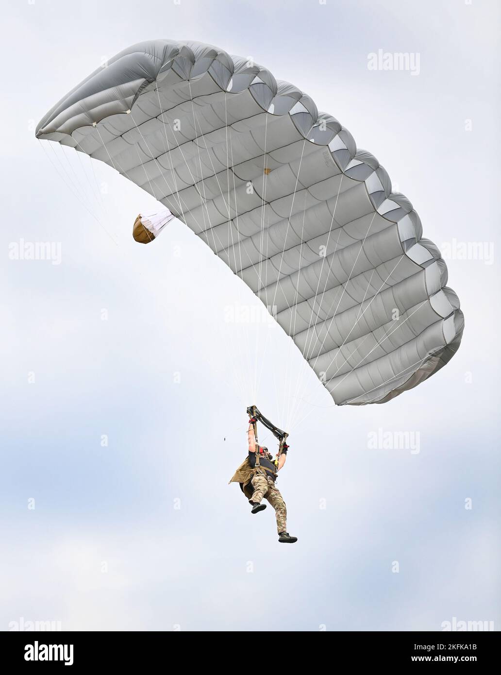 A Soldier from the U.S. Army John F. Kennedy Special Warfare Center and ...