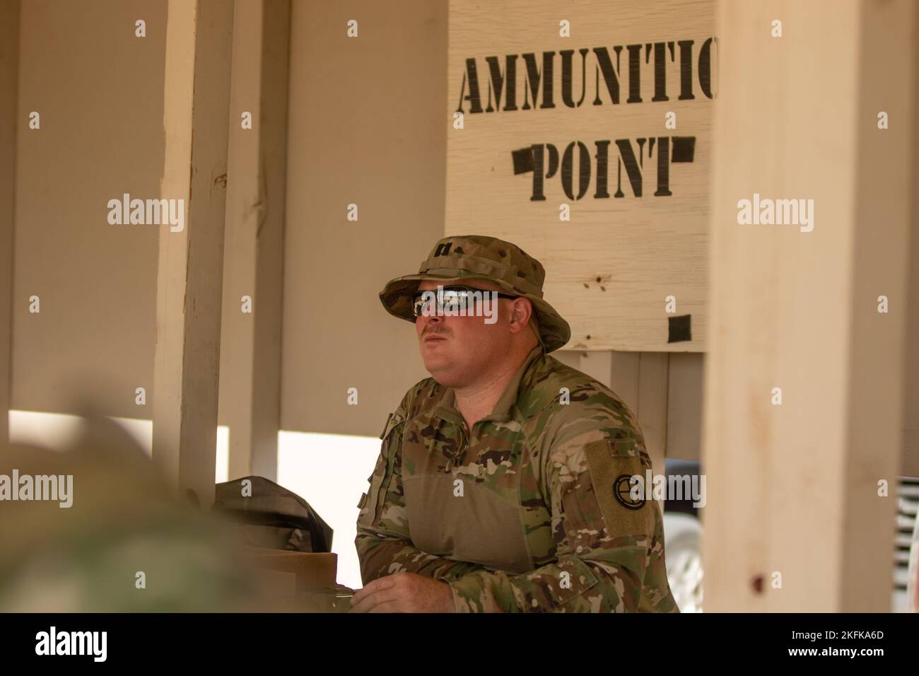 U.S. Army Soldiers from the 35th Infantry Division conduct M17 and M4 ...