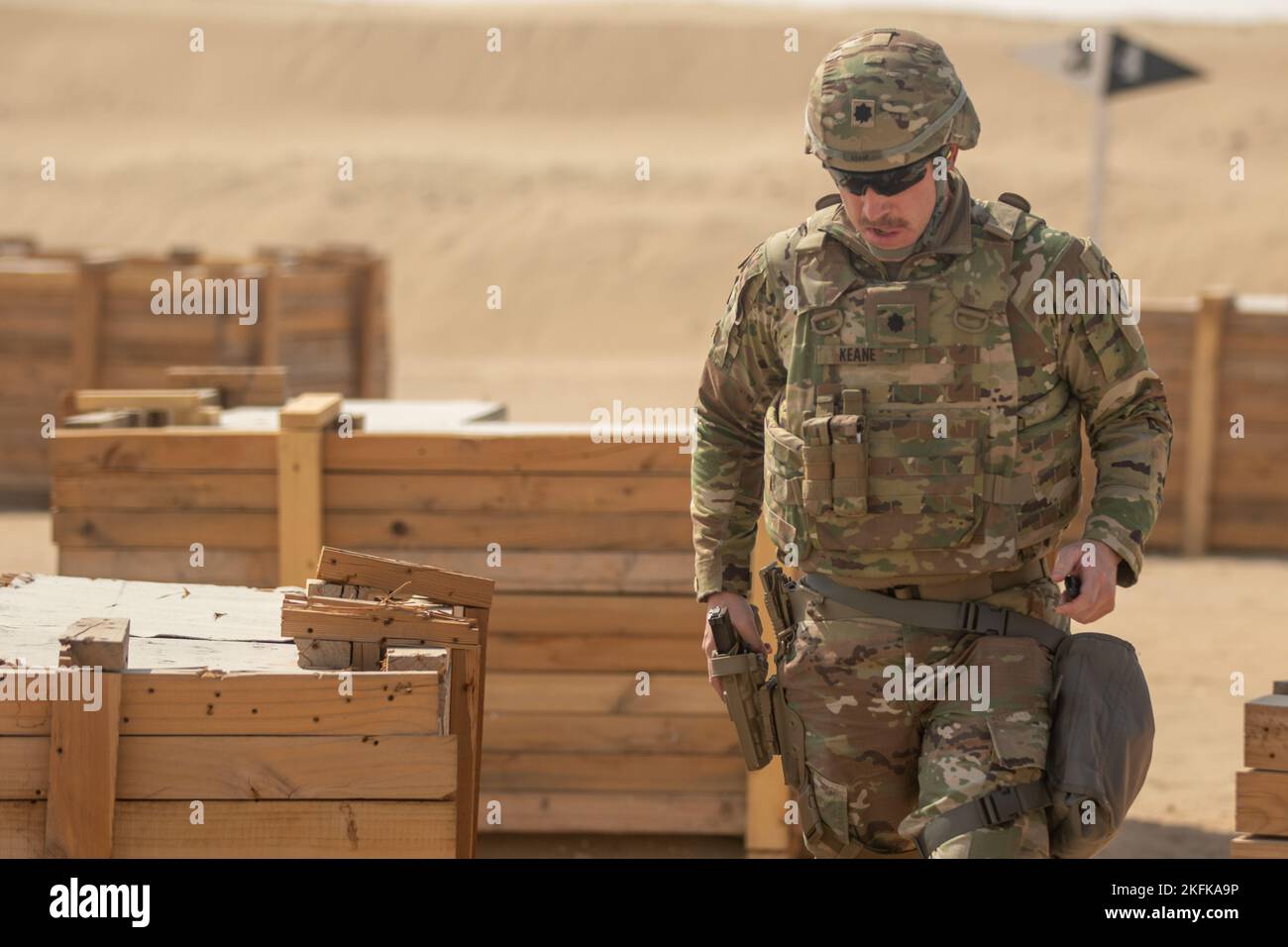 U.S. Army Soldiers from the 35th Infantry Division conduct M17 and M4 ...