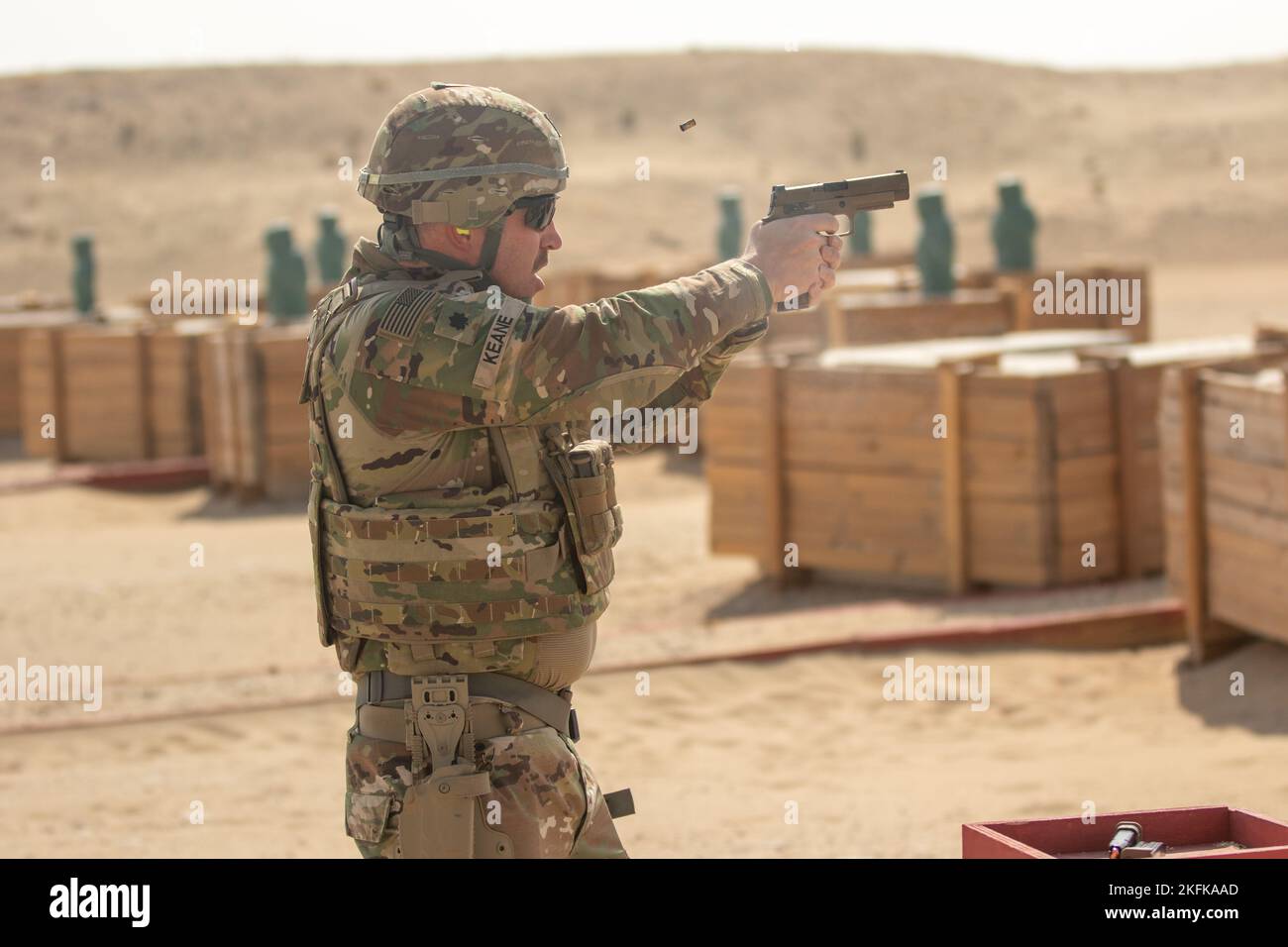 U.S. Army Soldiers from the 35th Infantry Division conduct M17 and M4 ...