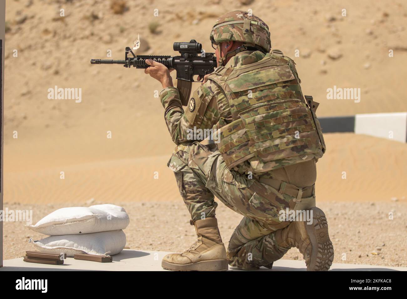 U.S. Army Soldiers from the 35th Infantry Division conduct M17 and M4 ...