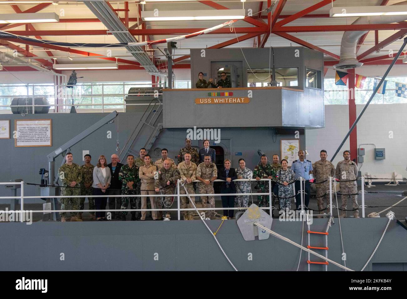 GREAT LAKES, Il. (Sep. 22, 2022) Capt. (ret.) John White visits the ...