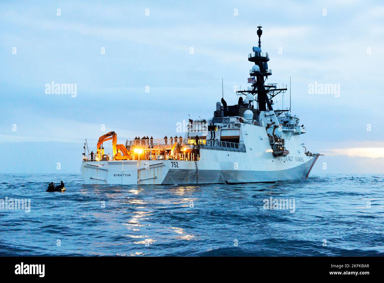 Petty officer 2nd class melissa e f mckenzie hi-res stock photography ...