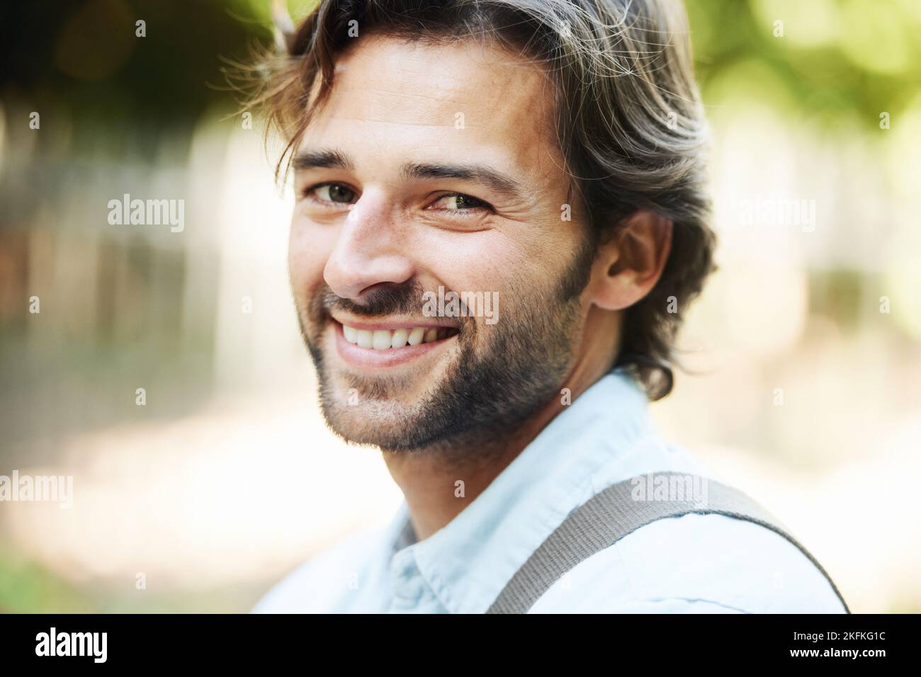 Outdoor portrait smiling handsome hi-res stock photography and images ...