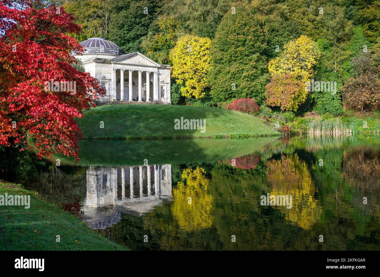 Stourhead lake pantheon hi-res stock photography and images - Alamy