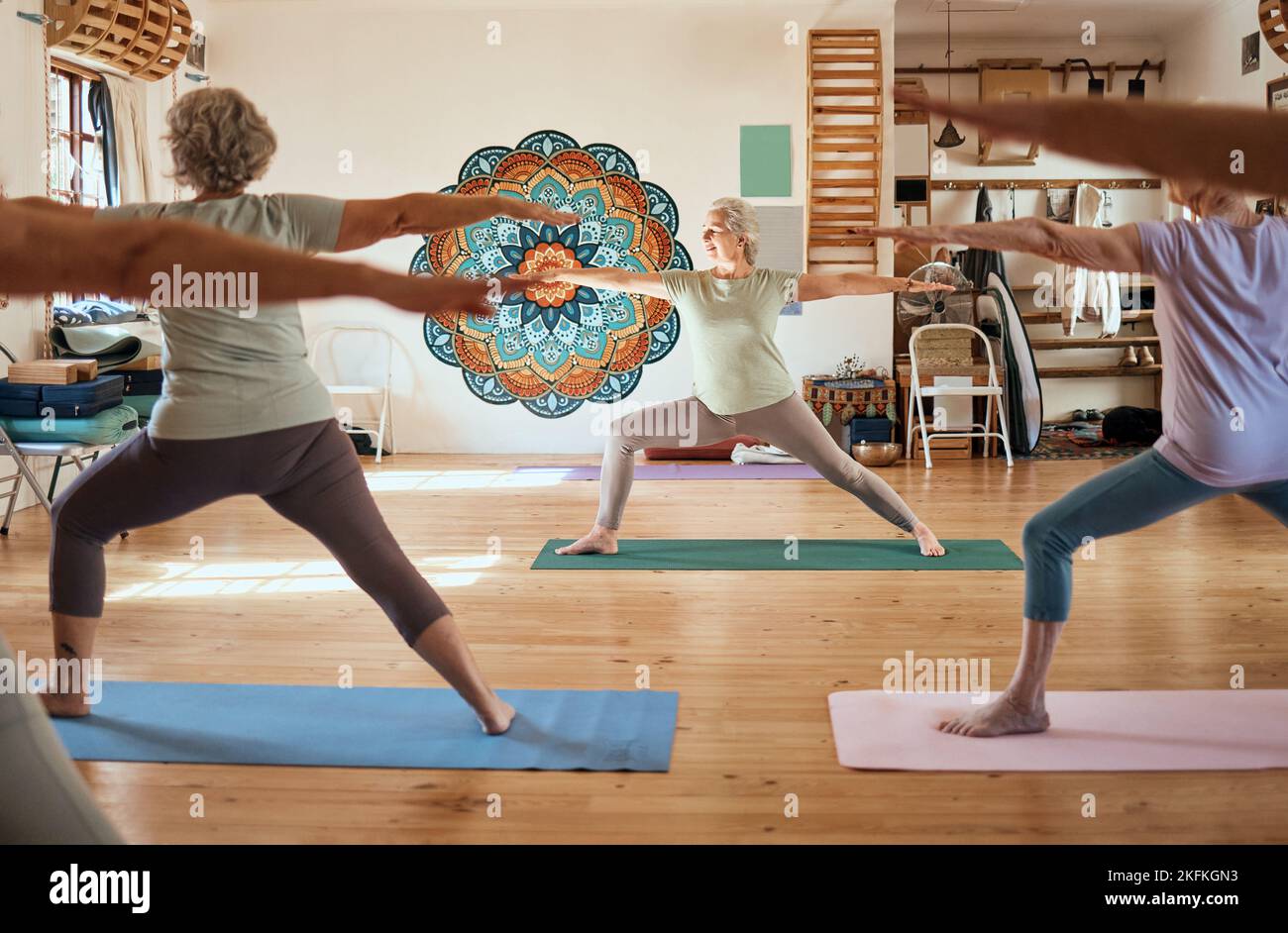 Mindful meditation group hi-res stock photography and images - Alamy