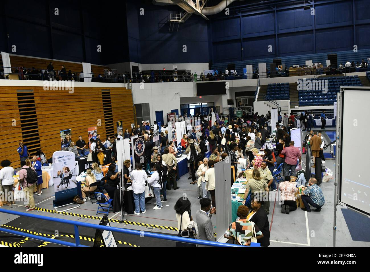 Floor applications hi-res stock photography and images - Alamy