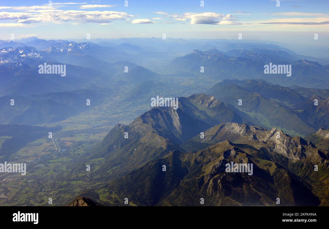 Flight over Switzerland, the Alps - mountain picks, valleys, lakes and ...