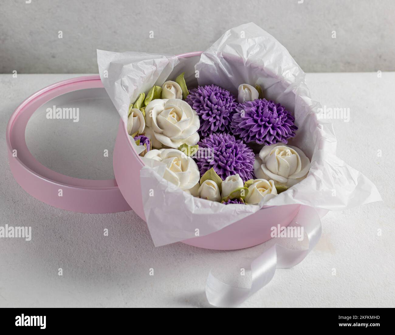 homemade Zephyr in a gift box, a beautiful delicate bouquet of Zephyr ...