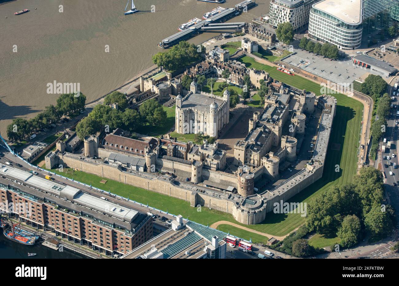 Medieval london port hi-res stock photography and images - Alamy
