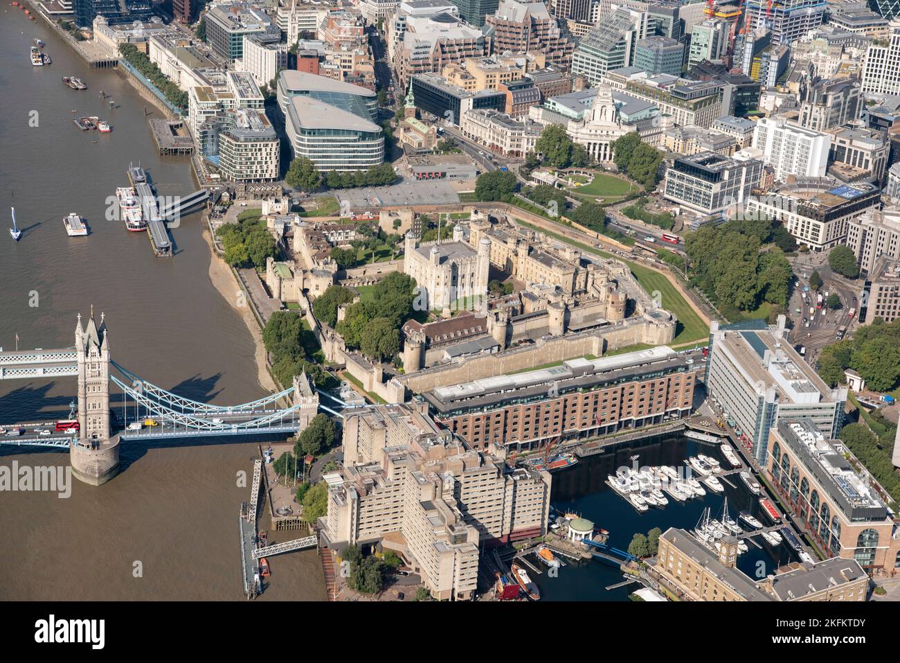 London port middle ages hi-res stock photography and images - Alamy