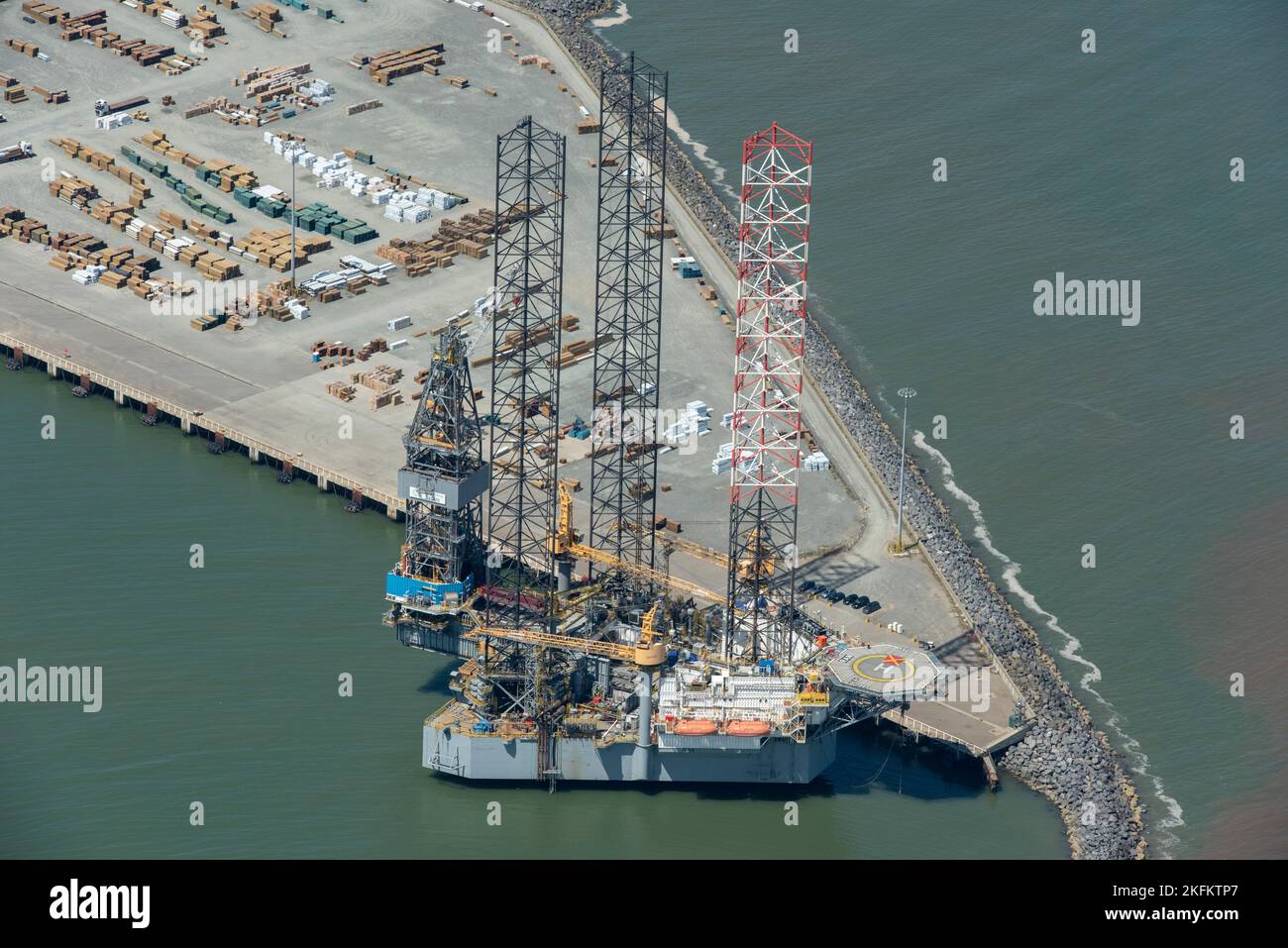 Aerial view of the coast of great yarmouth hi-res stock photography and ...