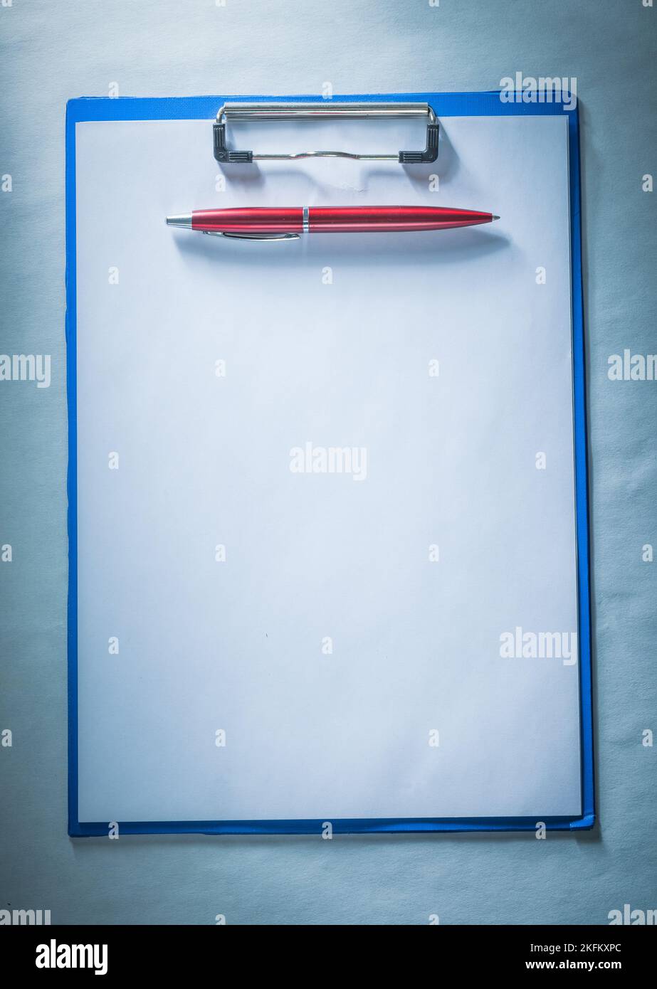 Biro pen blank paper sheet clipboard Stock Photo - Alamy