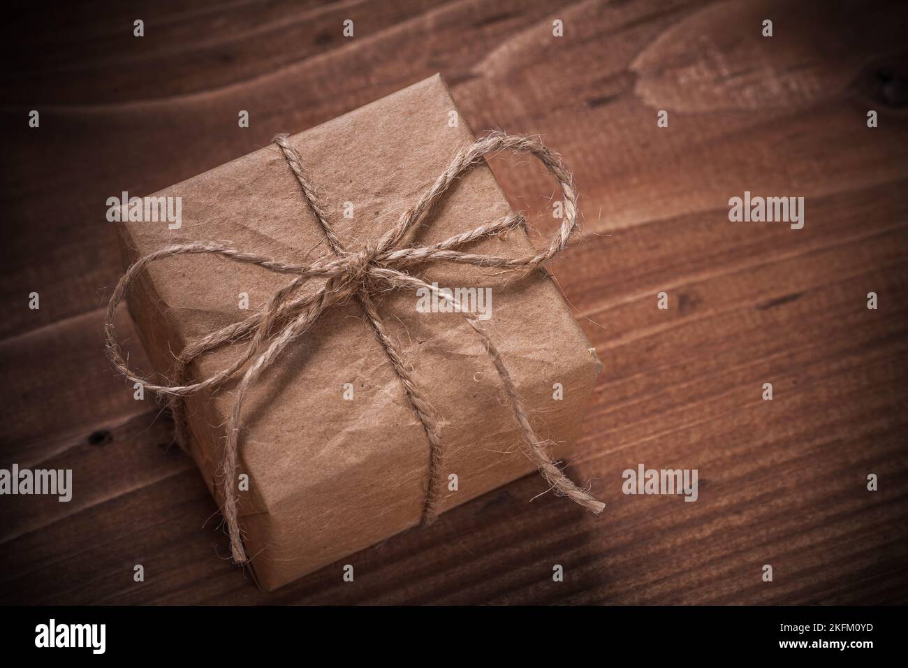 String and bow hi-res stock photography and images - Alamy