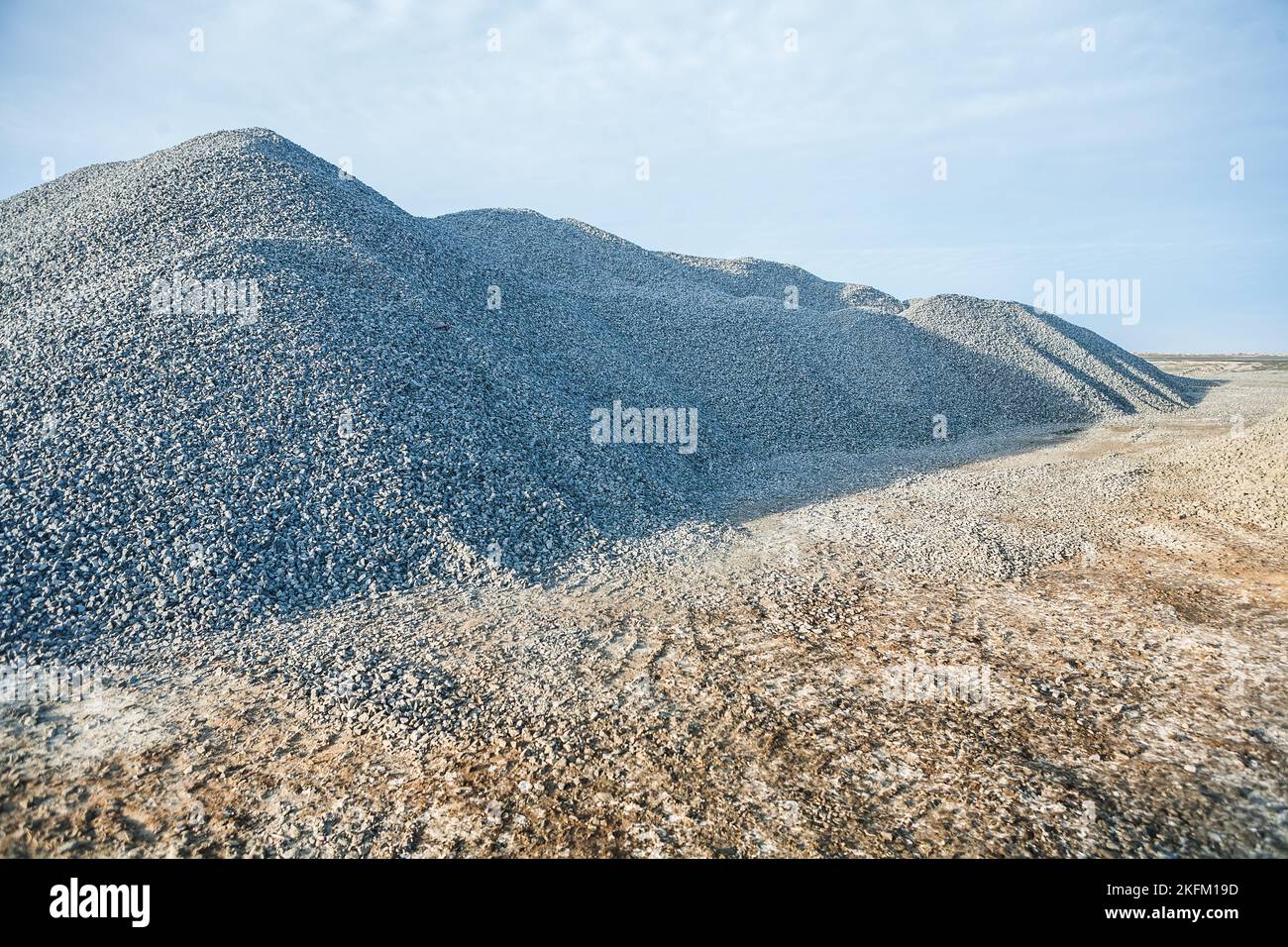 Pile granite gravel on hi-res stock photography and images - Alamy