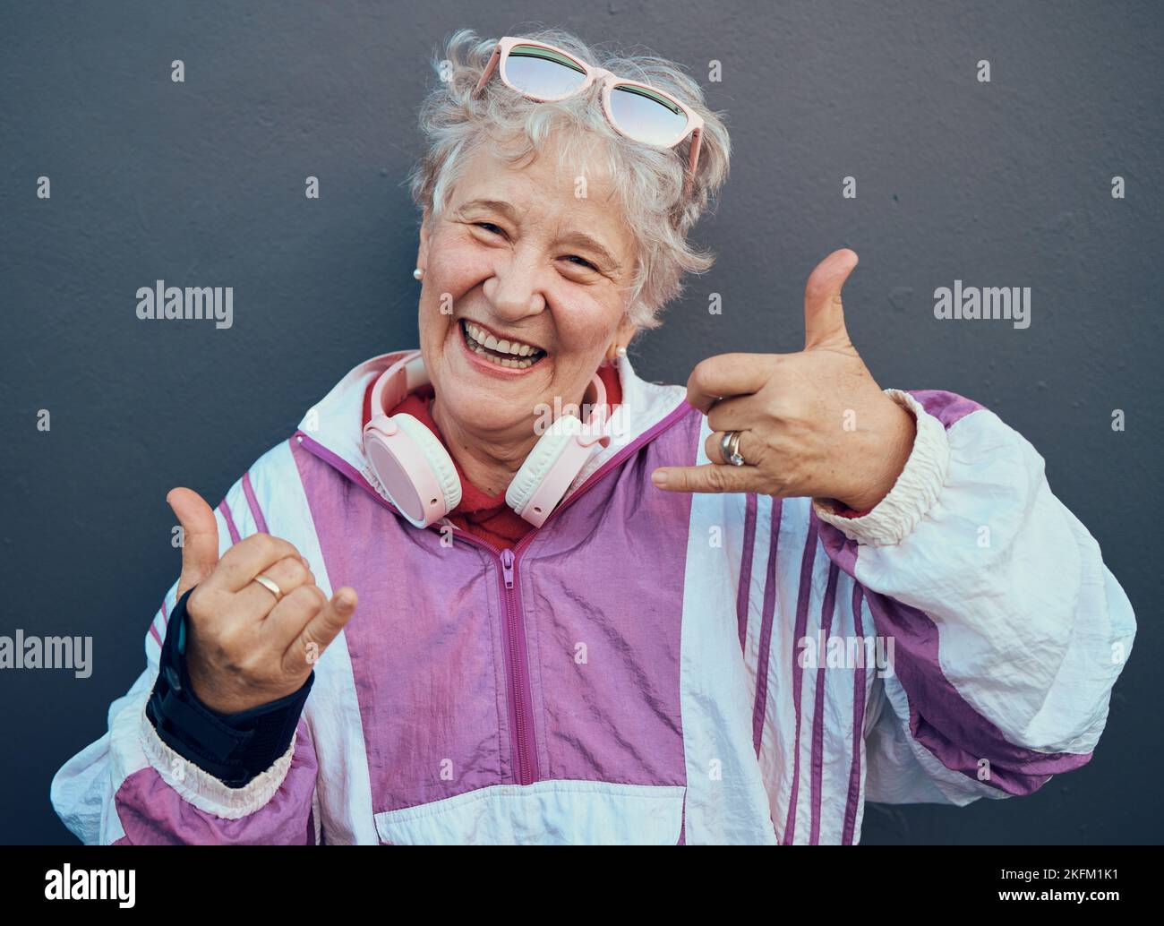 Happy retirement sign hi-res stock photography and images - Alamy
