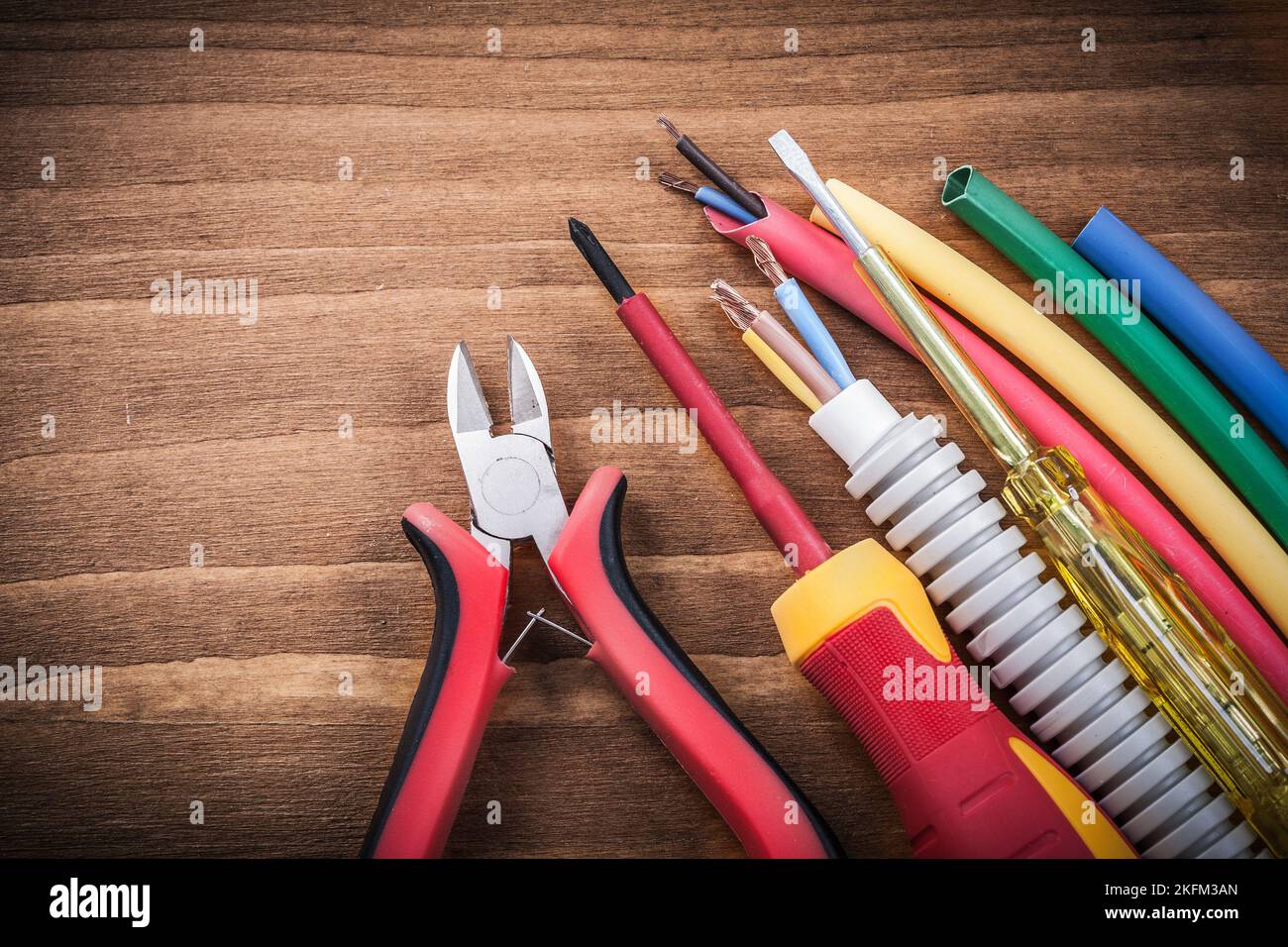 Copper tube cutting hi-res stock photography and images - Alamy