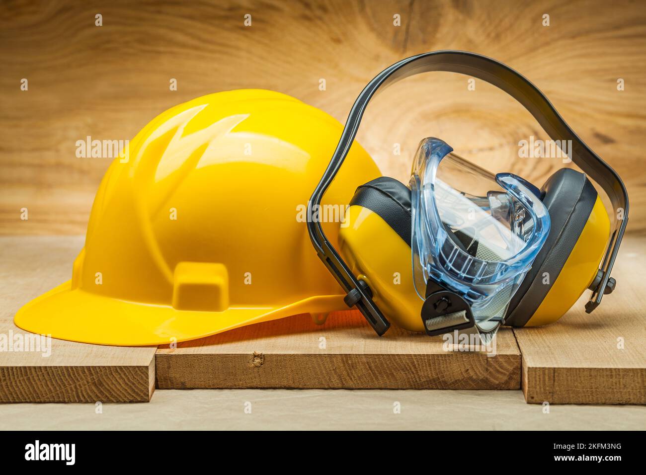Yellow helmet safety goggles hi-res stock photography and images - Alamy