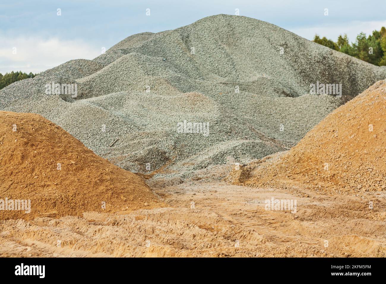 Discharging sand hi-res stock photography and images - Alamy