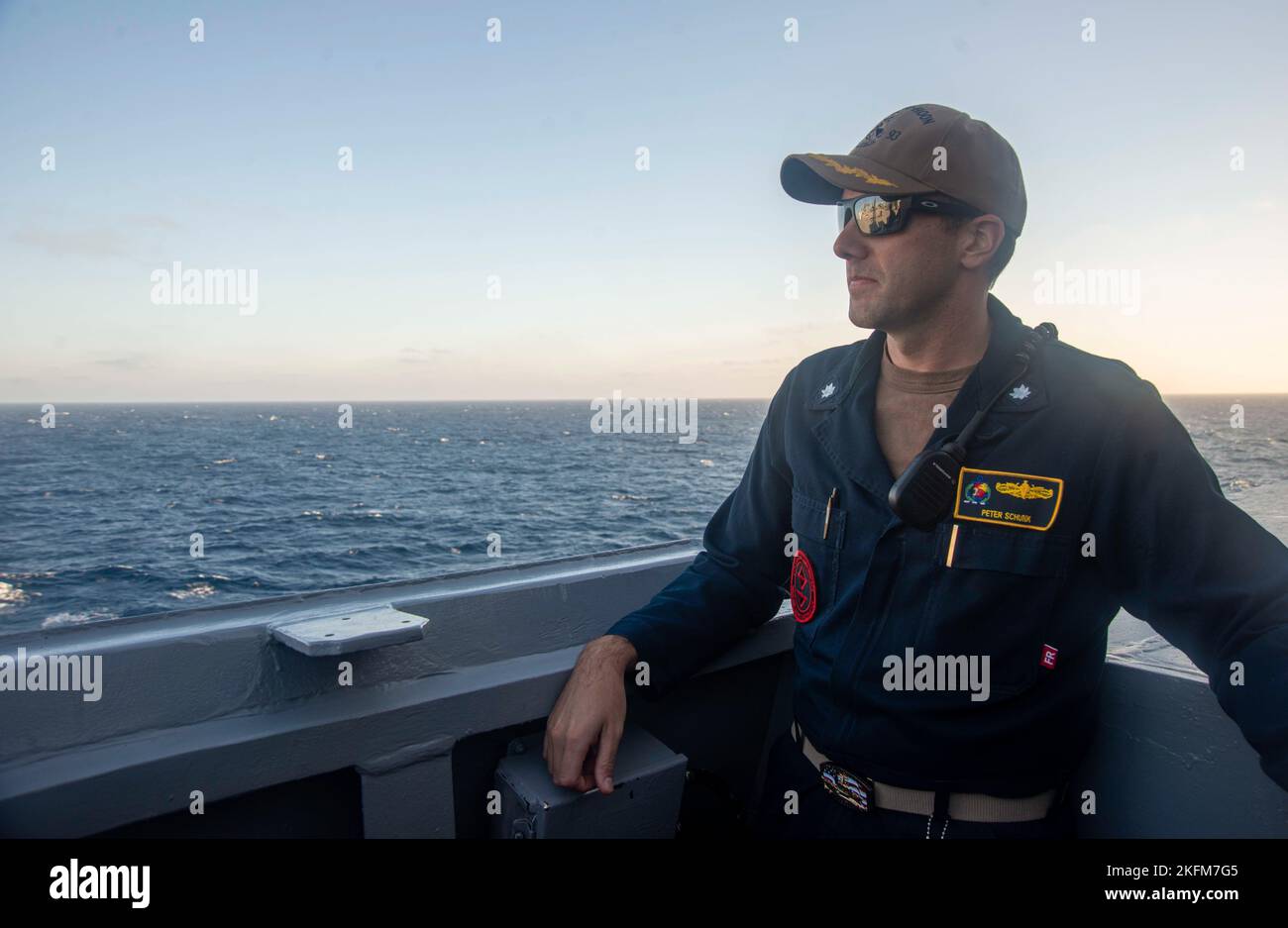 220925-N-ZQ263-1132 PACIFIC OCEAN (Sept. 25, 2022) U.S. Navy Cmdr ...