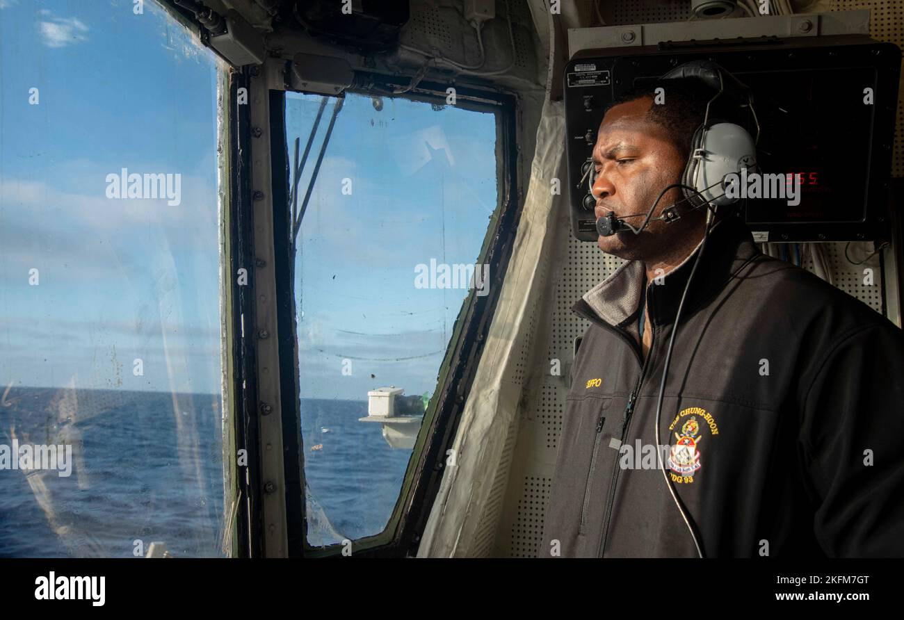 220925-N-ZQ263-1010 PACIFIC OCEAN (Sept. 25, 2022) U.S. Navy Lt. Rodway ...