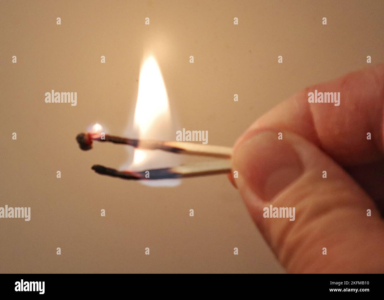 Matchstick flame hi-res stock photography and images - Alamy