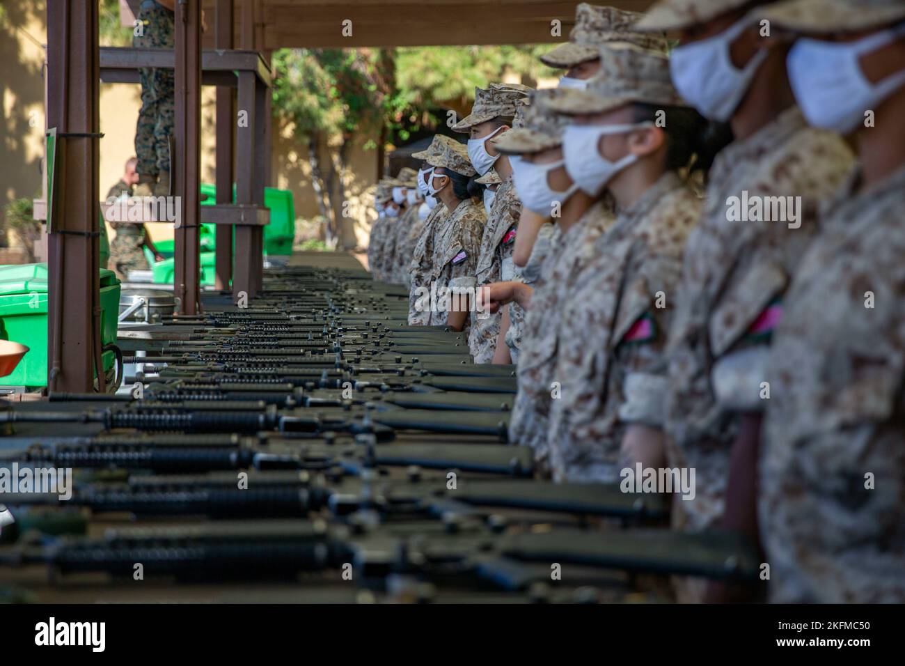 M16a4 service rifle issue hi-res stock photography and images - Alamy