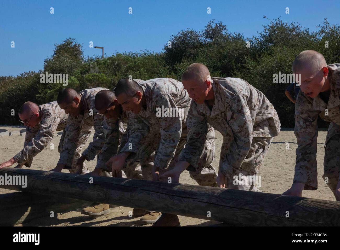 U.S. Marine Corps recruits with Mike Company, 3rd Recruit Training ...