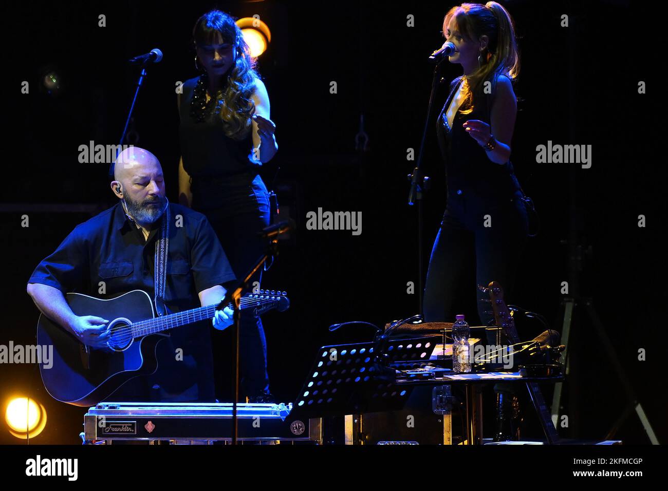 Alessandro Valle during the Venditti & De Gregori TOUR 2022, on 18th ...