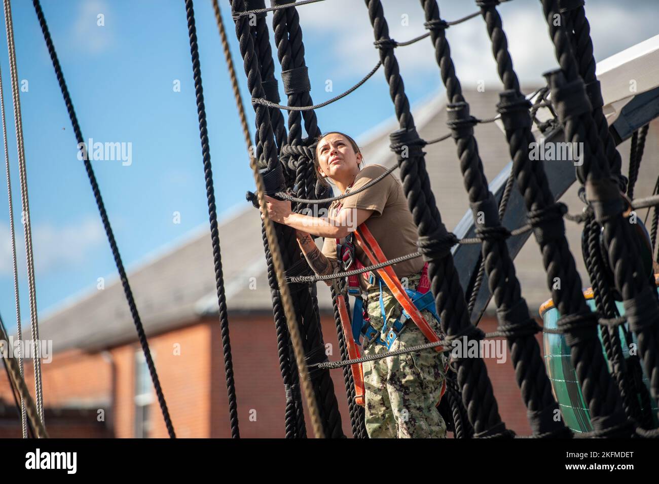 BOSTON (Sept. 26, 2022) U.S. Navy petty officers first class, selected ...
