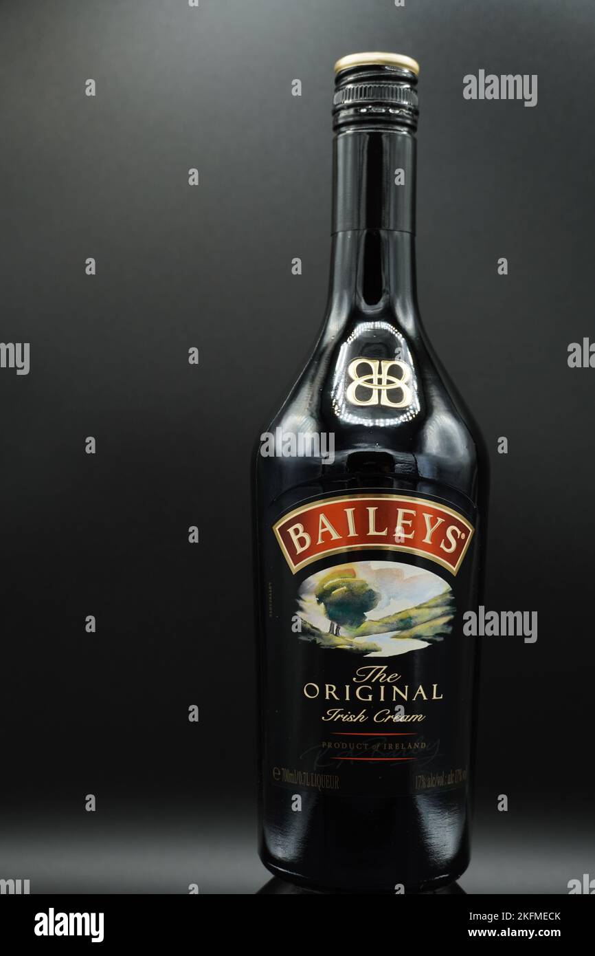 Baileys glass hi-res stock photography and images - Alamy