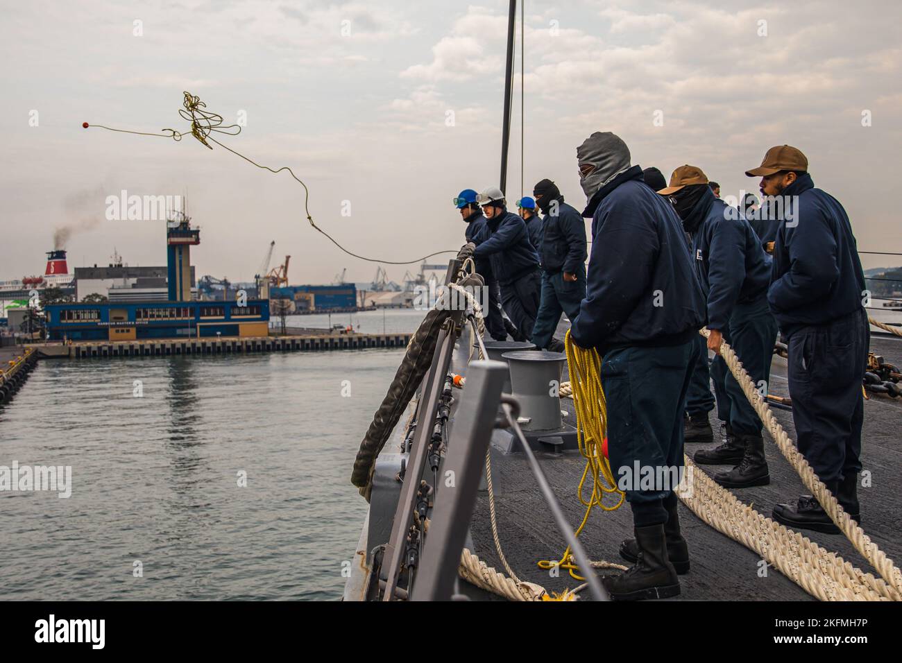 Heaving lines hi-res stock photography and images - Alamy