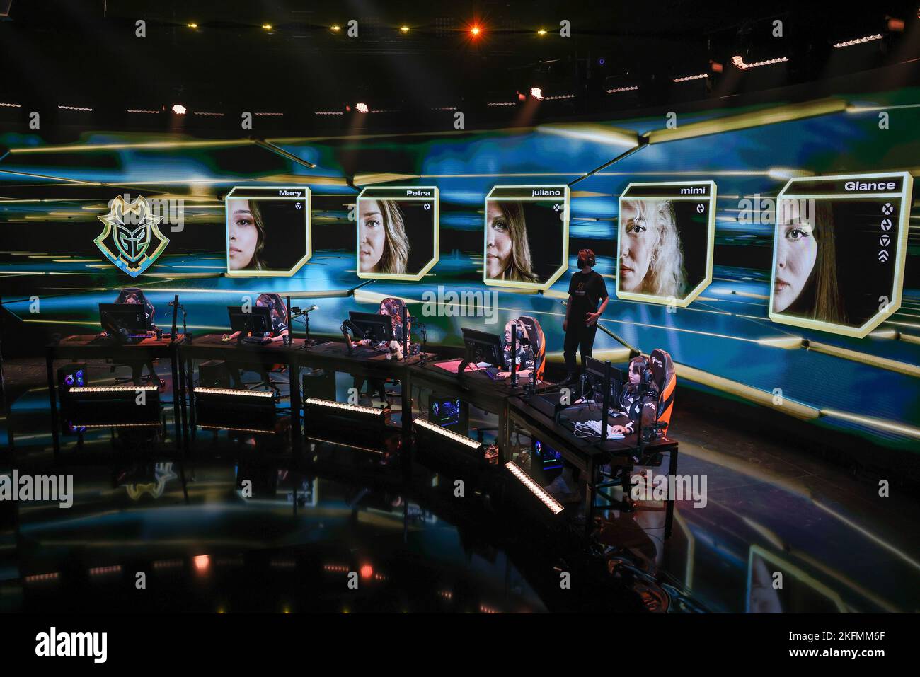 18 November 2022, Berlin: Team G2 Esports playing against Team Liquid ...