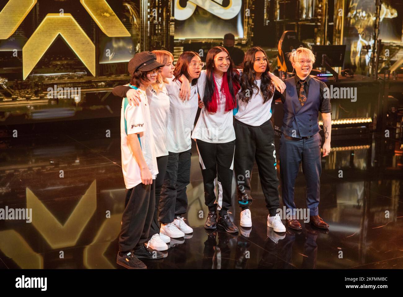 18 November 2022, Berlin: Team Cloud9 White after winning against Team ...