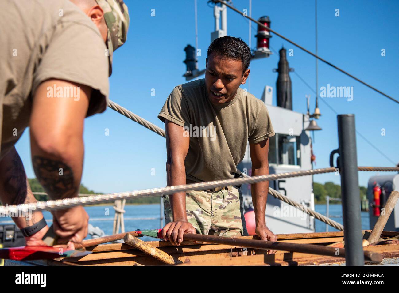 U.S. Army Sgt. Judah Sibetang (right) and Sgt. Willis Lopez-Ocasio ...
