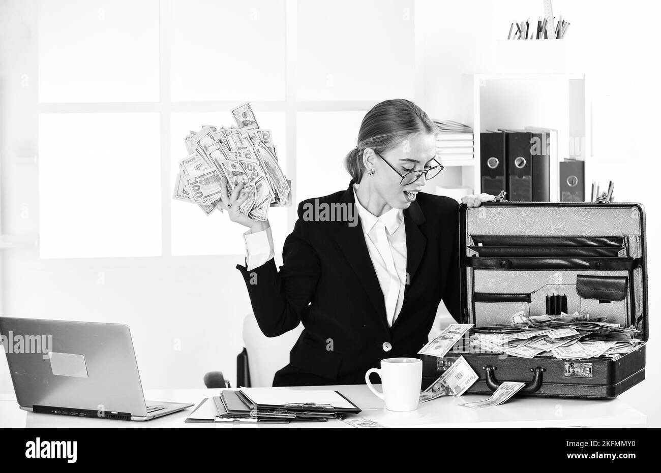 Investing money. Financial insurance. Personal accountant. Richness and ...