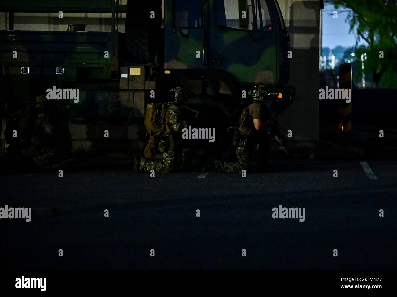 Operators participating in a combined U.S. and Republic of Korea (ROK ...