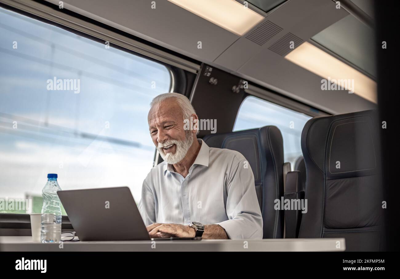 Commuter train people working hi-res stock photography and images - Alamy