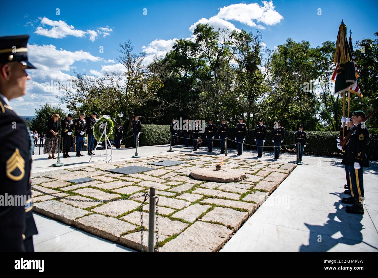 Victoria Lawford, niece of John F. Kennedy; U.S. Army Maj. Gen. Richard ...