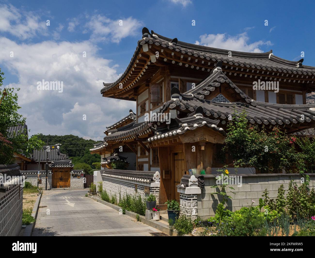 Bukchon hanok village residential hi-res stock photography and images ...