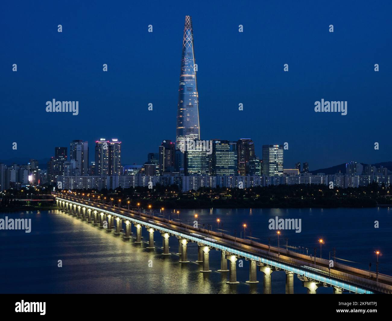 Seoul, South Korea - July.2.2021: The riverside view from sky park in ...