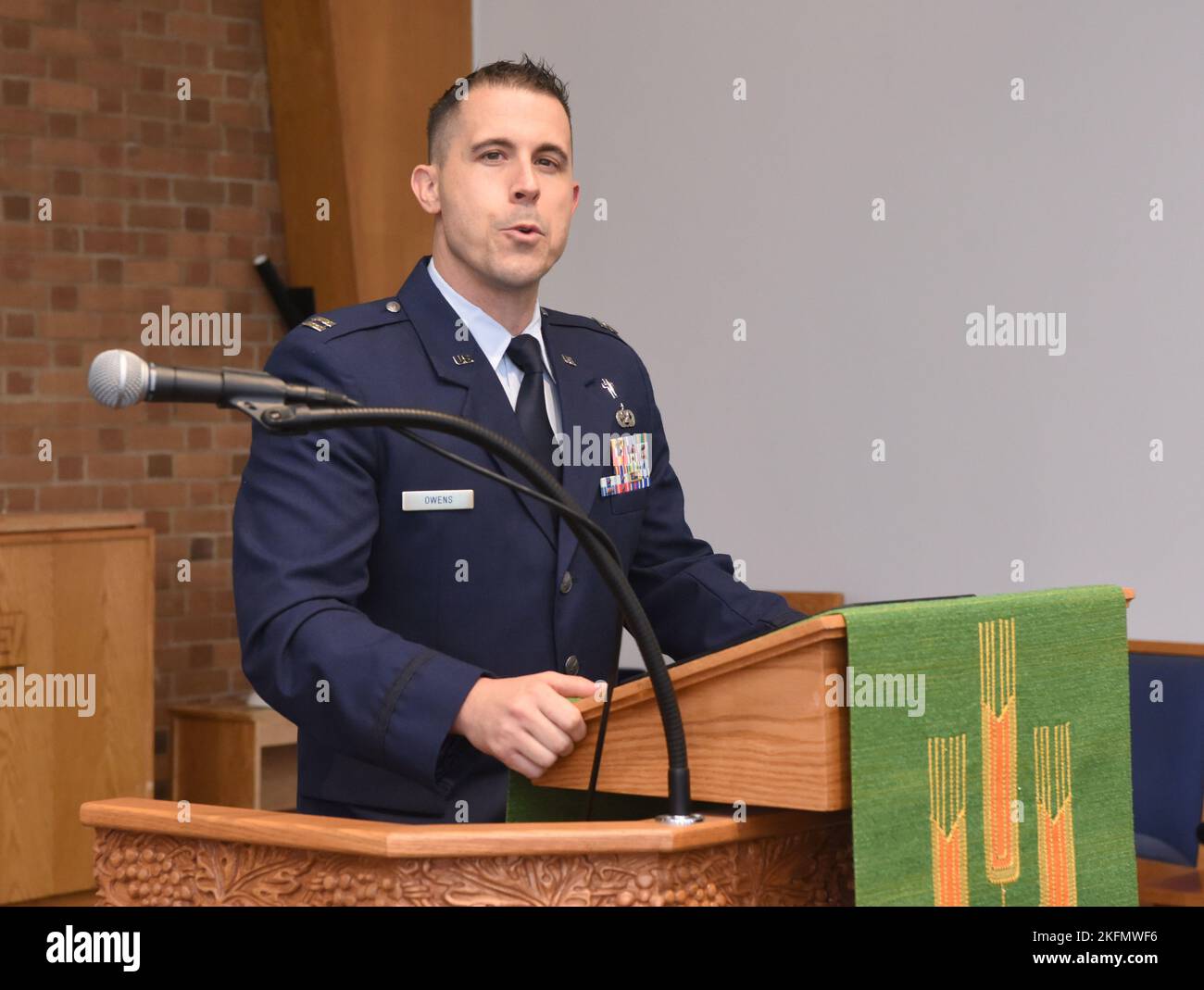 U.S. Air Force Capt. Terry Owens, right, formerly 100th Aircraft ...