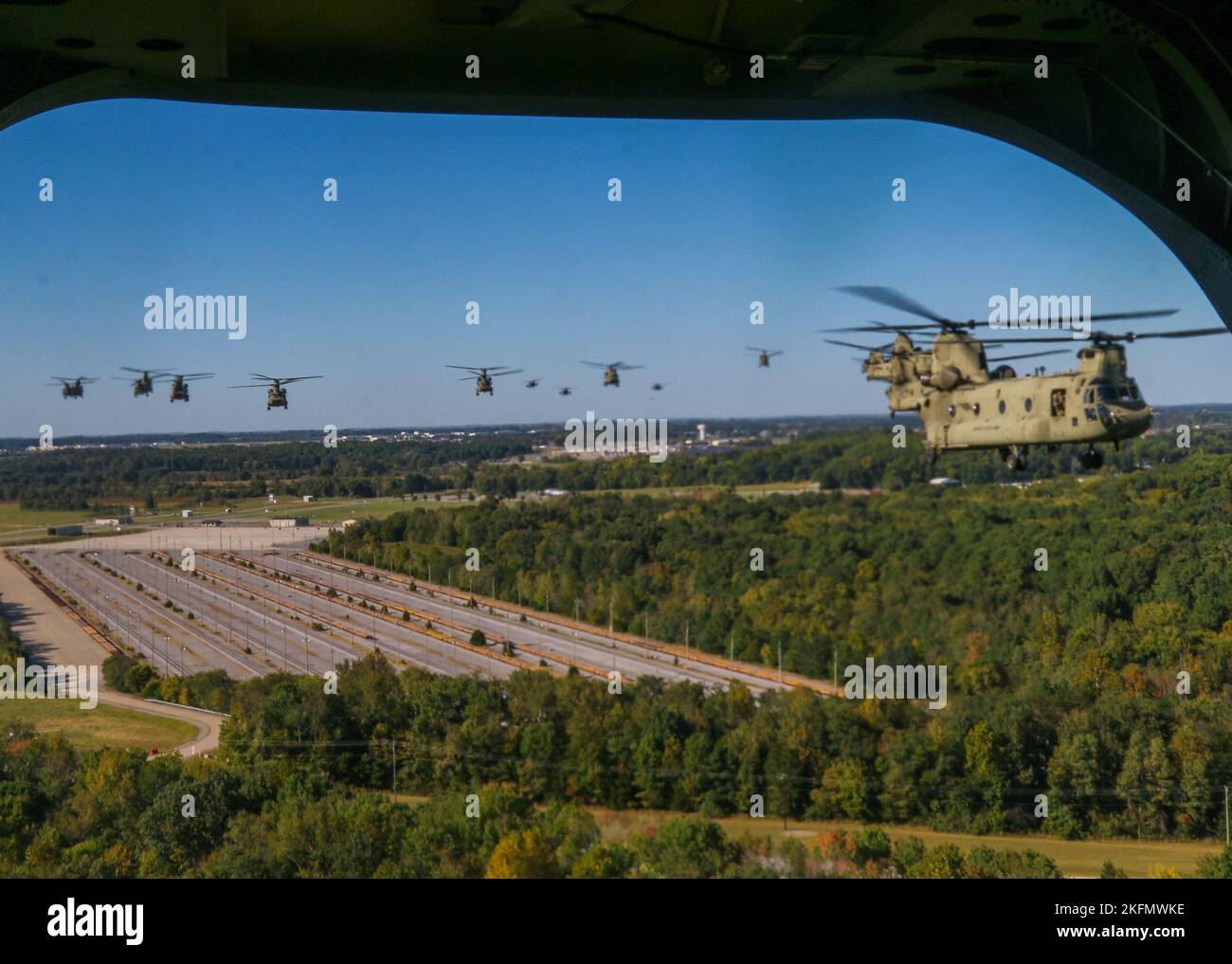 Soldiers from 101st Combat Aviation Brigade (CAB), 101st Airborne ...