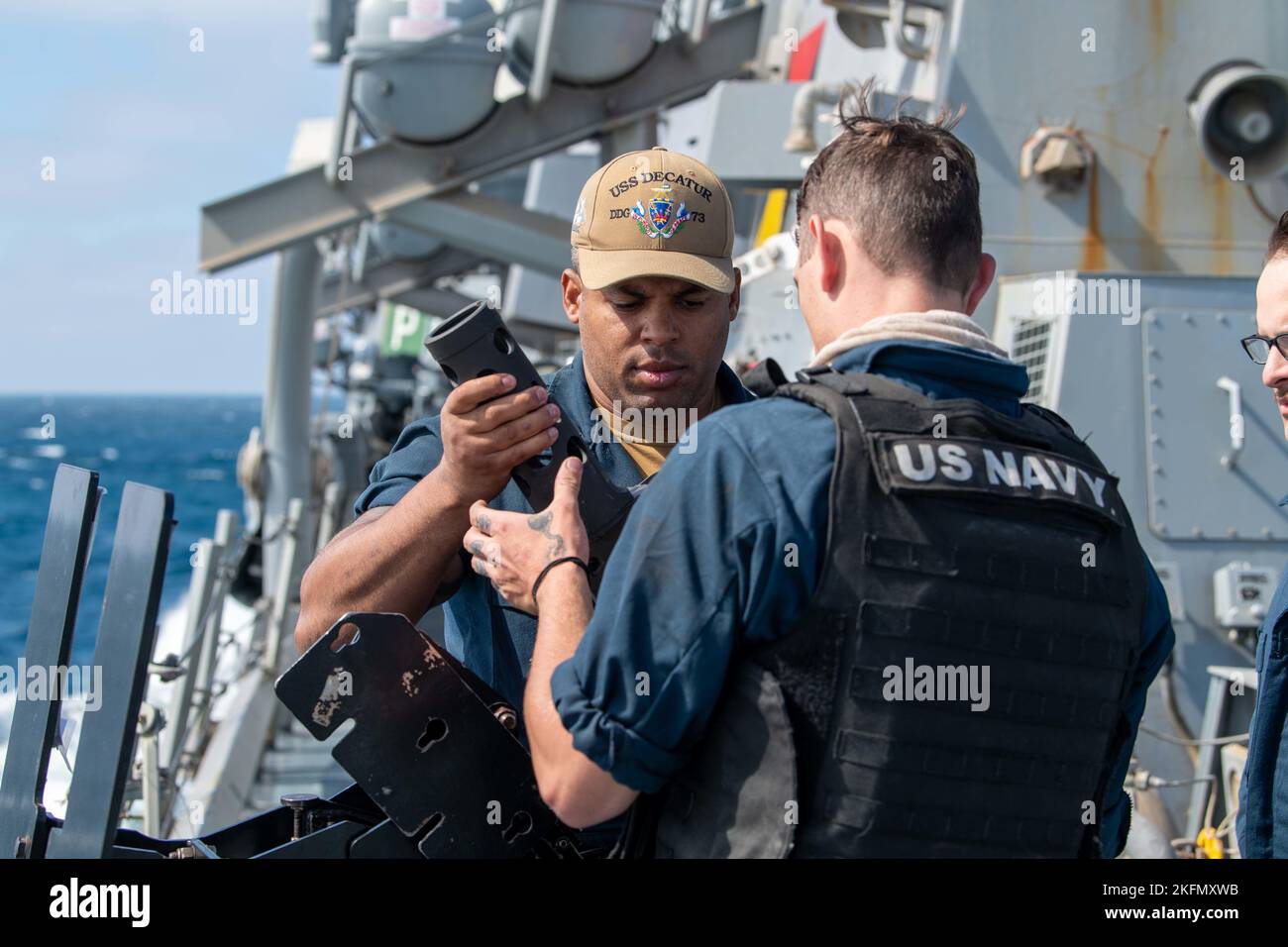 220927-N-SN516-1135 PACIFIC OCEAN (Sept. 27, 2022) U.S. Navy Gunner's ...